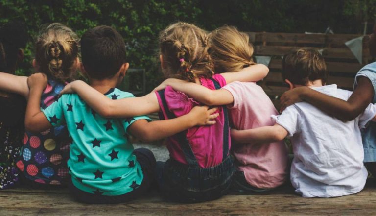 kids hug